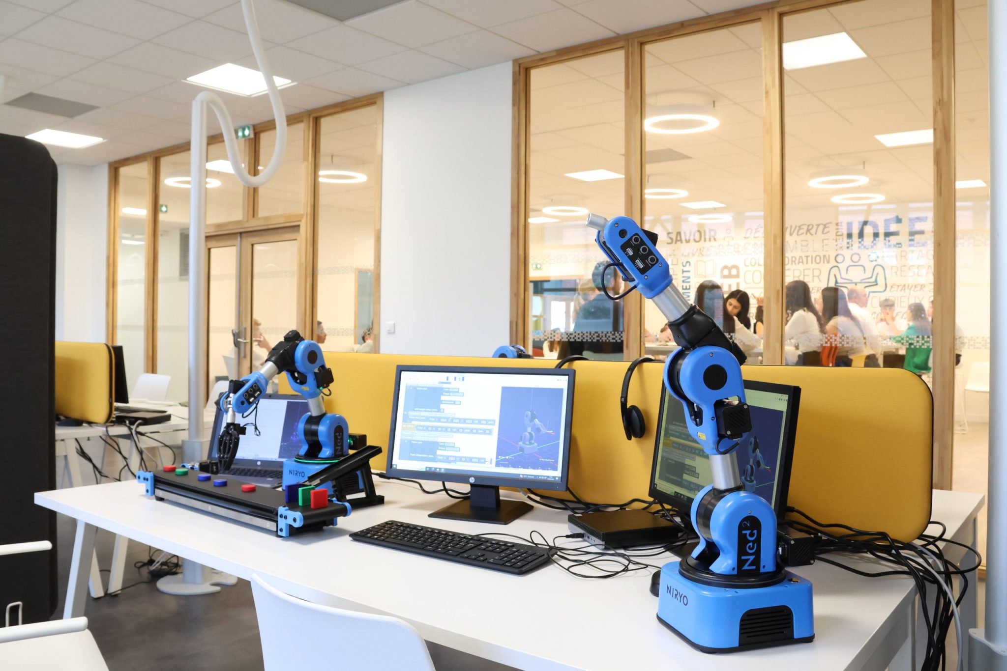 Why teach robotics in high school? - Niryo