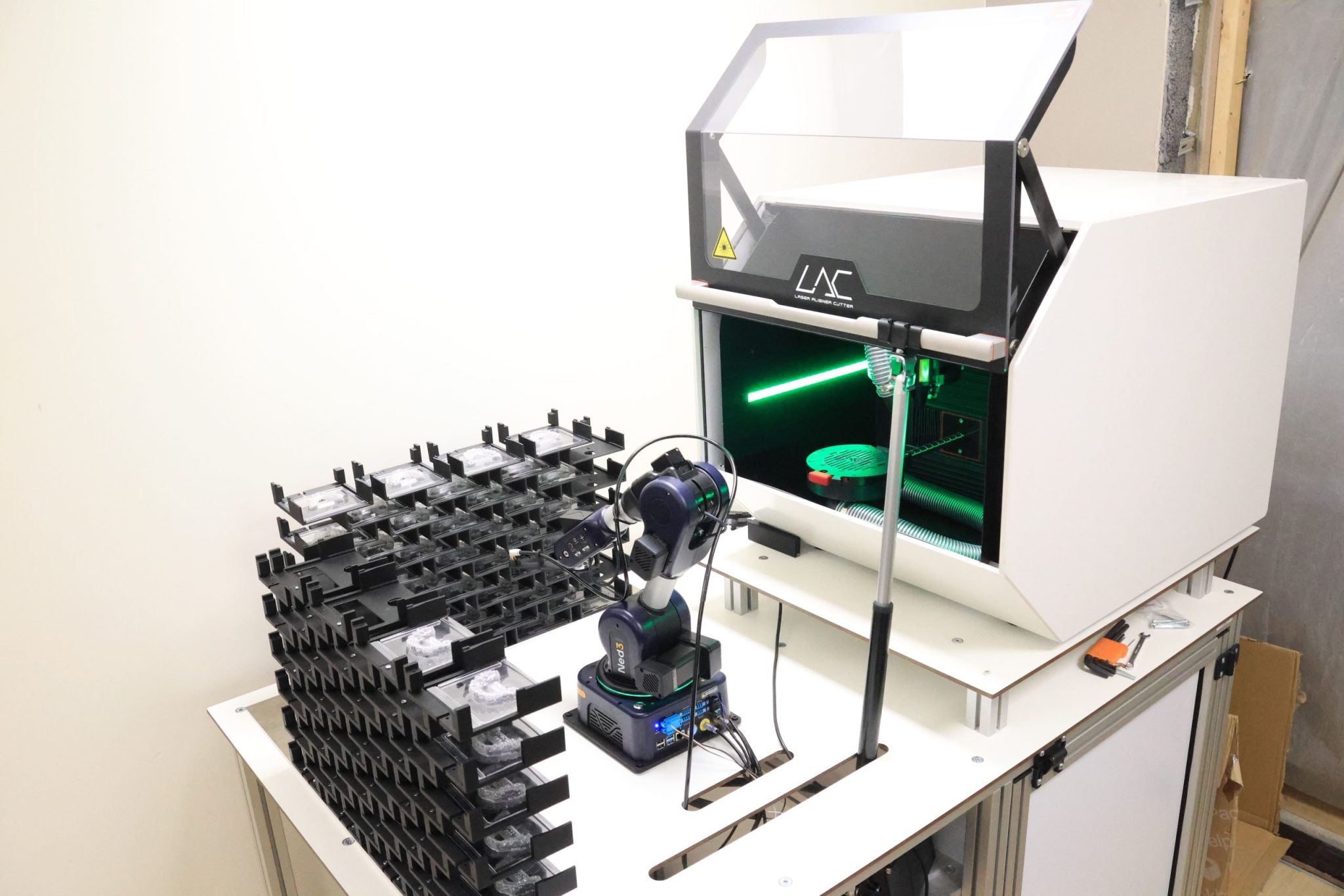 From prototype to production: integrating a collaborative robot step by step - Niryo